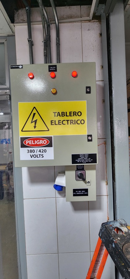 Foto: Tablero Eléctrico General para Local Comercial de Solarlec Spa ...
