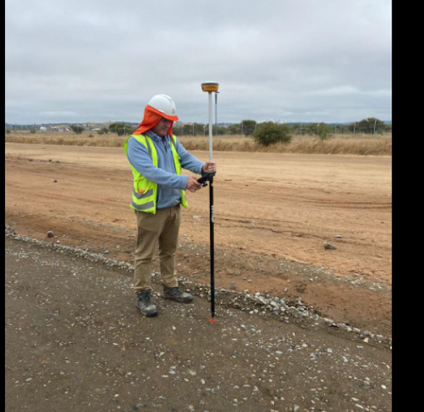 Foto: Levantamiento Sub Rasante Pista de Servicios Topográficos En ...
