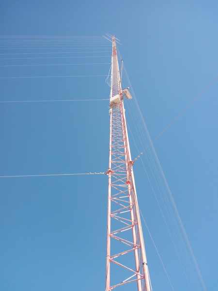 Foto: Torre Contra-ventada de Bmyc Ingeniería & Construcción #424977 ...