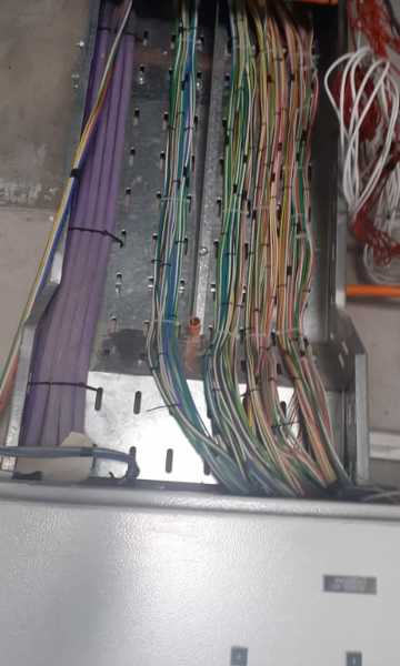 Foto: Cableado por Escalerilla de Servielectric RB Spa #517019 ...
