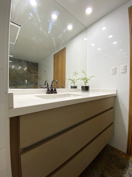 Foto: Remodelación Baño de Servicios Generales Alpasami Spa #627894 ...