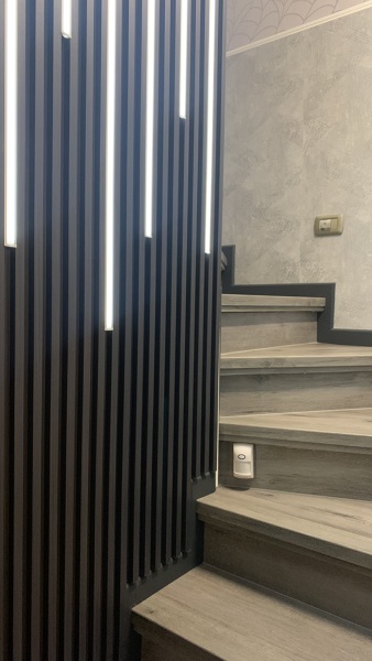 Foto: Revestimiento Pared y Luces Led de Diseño Métrico #719434 ...