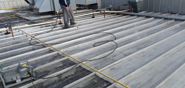 Foto: Lavado de Techos de Aseo Integral y Obras Menores #489379 ...