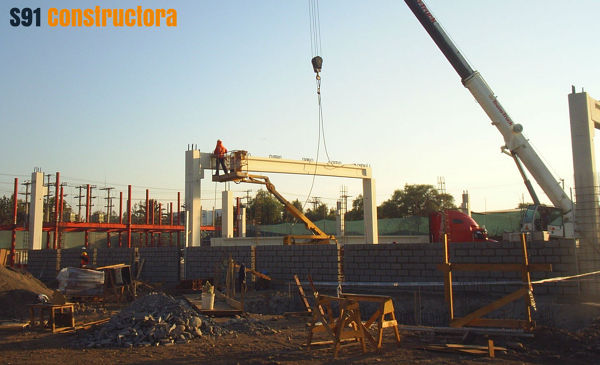 Foto: Montaje de Estructuras Pretensadas de S91 Constructora #55664 ...
