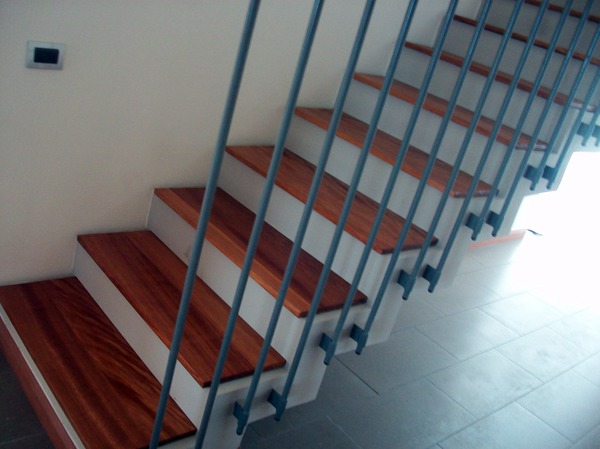 Foto: Revestimiento de Gradas de Deco Silver E.i.r.l. #23256 - Habitissimo