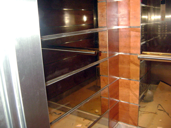 Foto: Revestimiento Interior de Ascensor de Construcciones Rinox #17251 ...