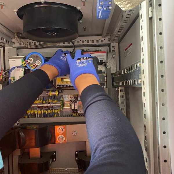 Foto: Cambio de Monitor de Aislamiento Electrico de GPA Solutions Spa ...