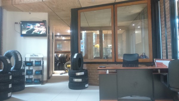 Foto: Construccion de Serviteca de D y D Construcción y Montajes ...