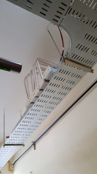 Foto: Escalerilla de Asesorías y Consultorías Eléctricas Fenix SPA ...