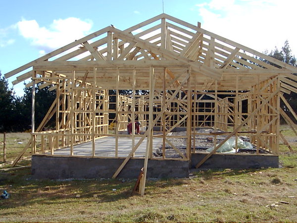 Foto: Estructura de Muros y Techumbre de Dado Diseño Y Construcción ...
