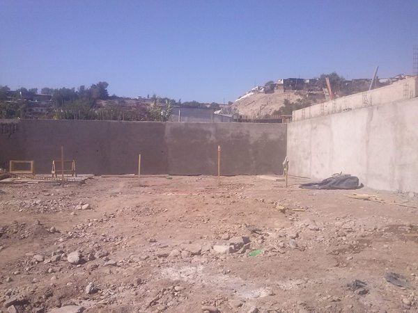 Foto: Estuco de Muro Perimetral de Ingenieria Diseño Y Construccion Msa ...