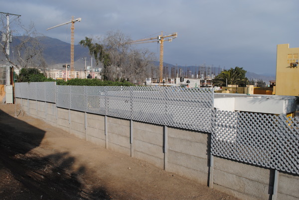 Foto: Fabricacion de Cierre Perimetral de Constructora Consman #311314 ...