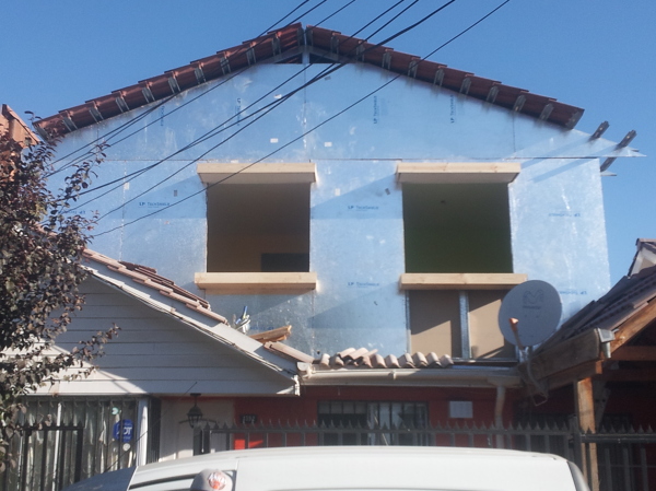 Foto: Fachada Casa sin Saiding de Gonval Y Asociados Spa #119013 ...