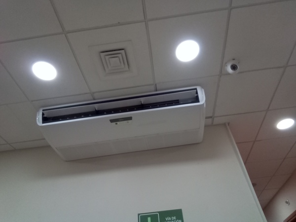 Foto: Instalacion de Split Piso Techo de Henry C Repair Home #348753 ...