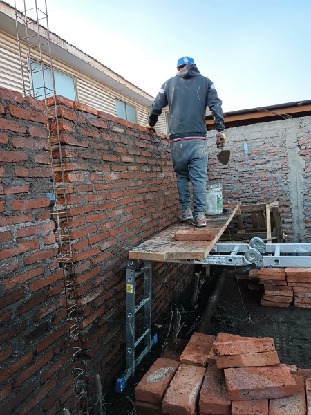 Foto: Maestro Profesional de Constructora Bazauri.cl #633631 - Habitissimo