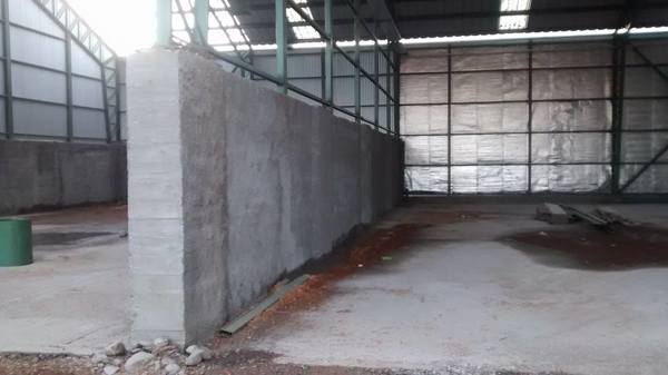 Foto: Muro de Hormigón Armado. de CONSTRUCTORA SAEF SPA #423049 ...