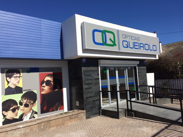 Foto: Opticas Queirolo de Lk. Arquitectura Y Construccion #205483 ...