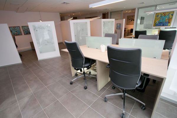 Foto: Sector Oficinas Abiertas y Semi-cerradas de Tonino #129938 ...