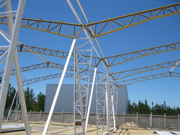 Foto: Uniones de Cerchas y Pilares de Construcciones Mhml #269224 ...