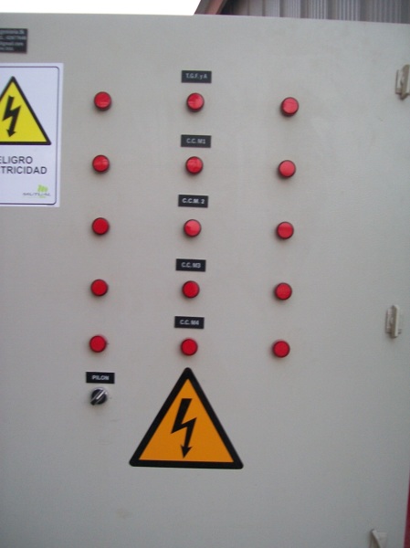 Foto: Vista de Tablero Principal de Tesla Ingeniería Eléctrica #160191 ...